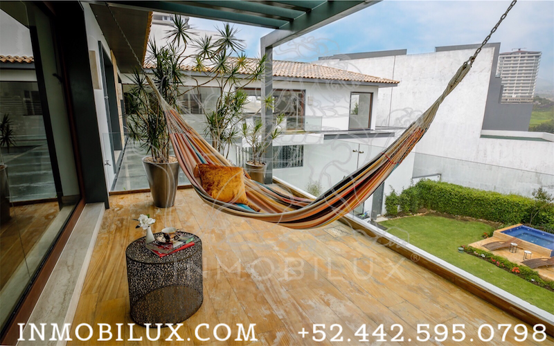 Casa en Venta en Country Club Bosque Real - Estado de Mexico / INMOBILUX